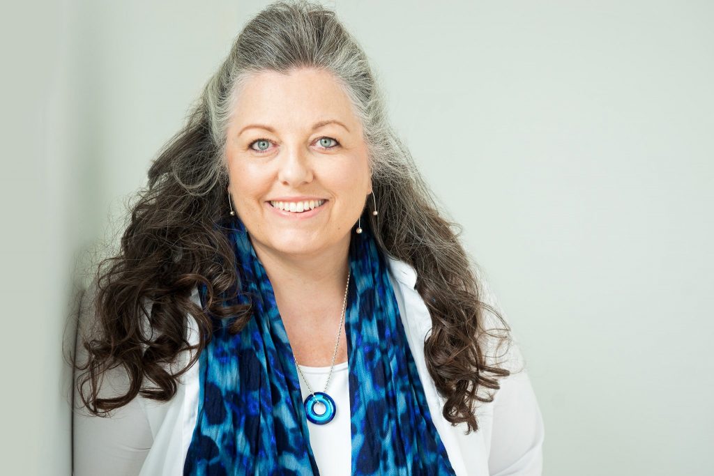 Bio – Lorraine Thomson Artworks